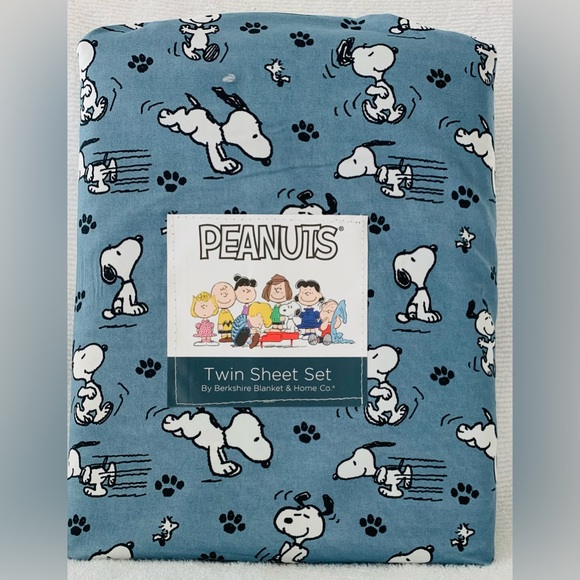 Peanuts | Bedding | Peanuts Snoopy Happy Feet Sheet Set Twin | Poshmark